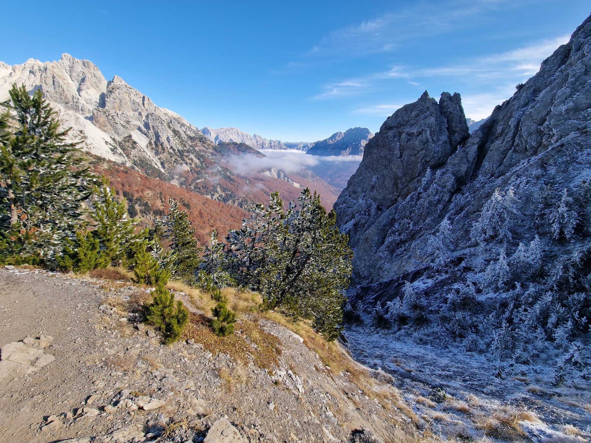 Wanderung zum Valbona Pass in den Albanischen Alpen - WAY TO LUCK